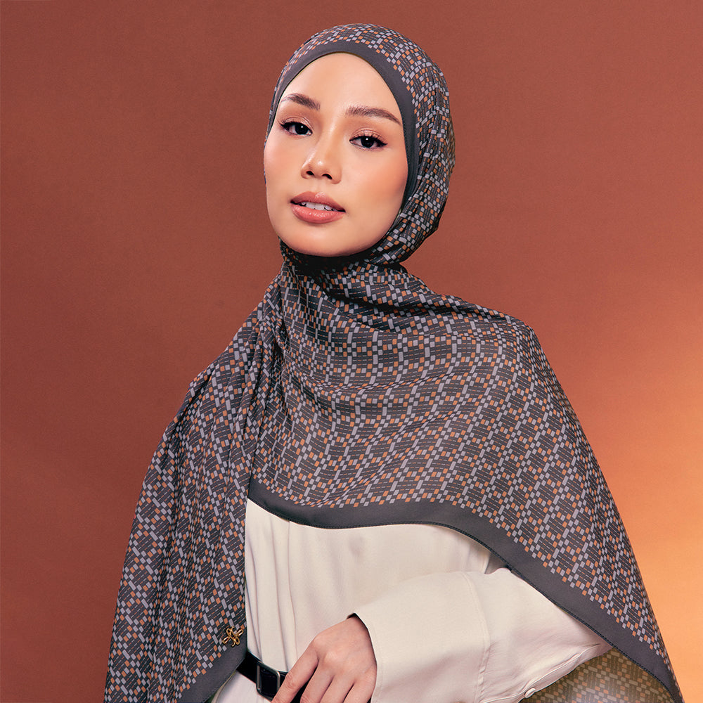 Anyaman in Raut | TudungPeople